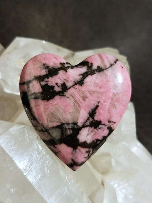 What to Cut: Rhodonite - Rock & Gem Magazine