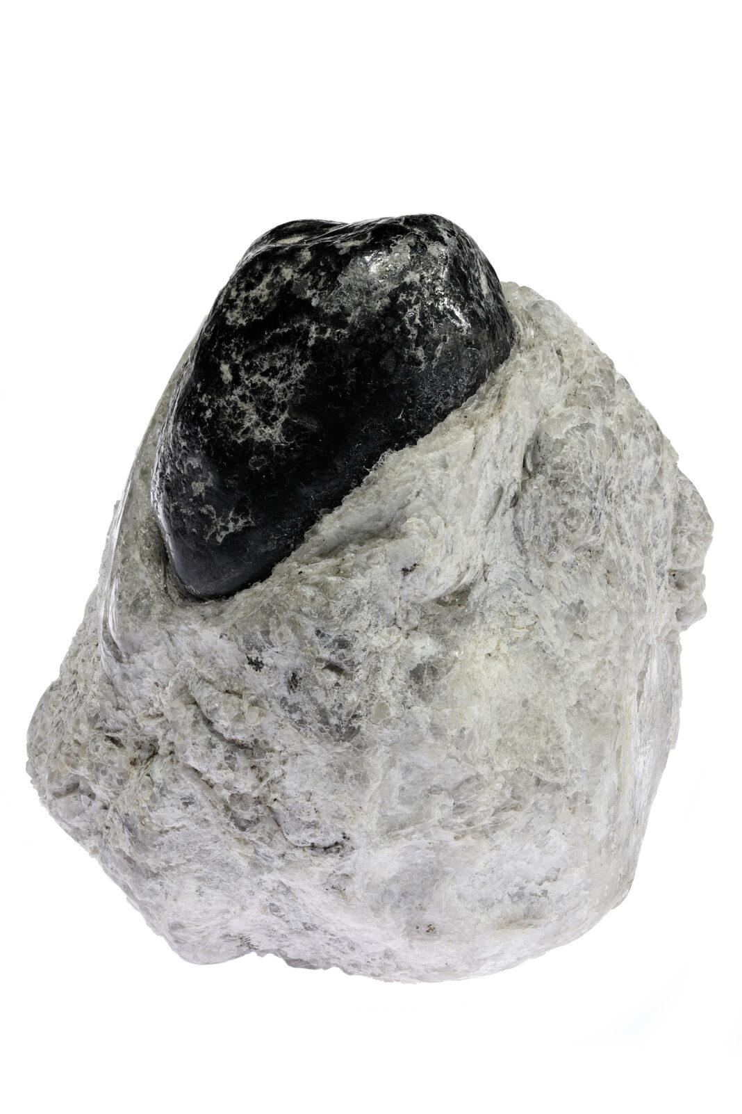 Volcanic Glass: A Remarkable Mineraloid - Rock & Gem Magazine