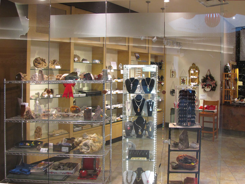 A Rock Club Mall Store Success - Rock & Gem Magazine