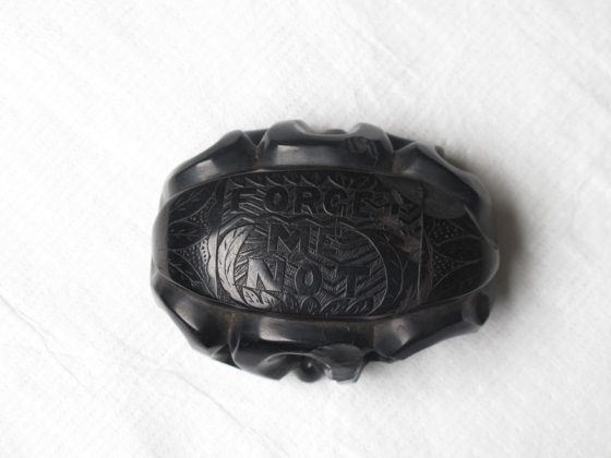 Jet Stone 101 - Rock & Gem Magazine