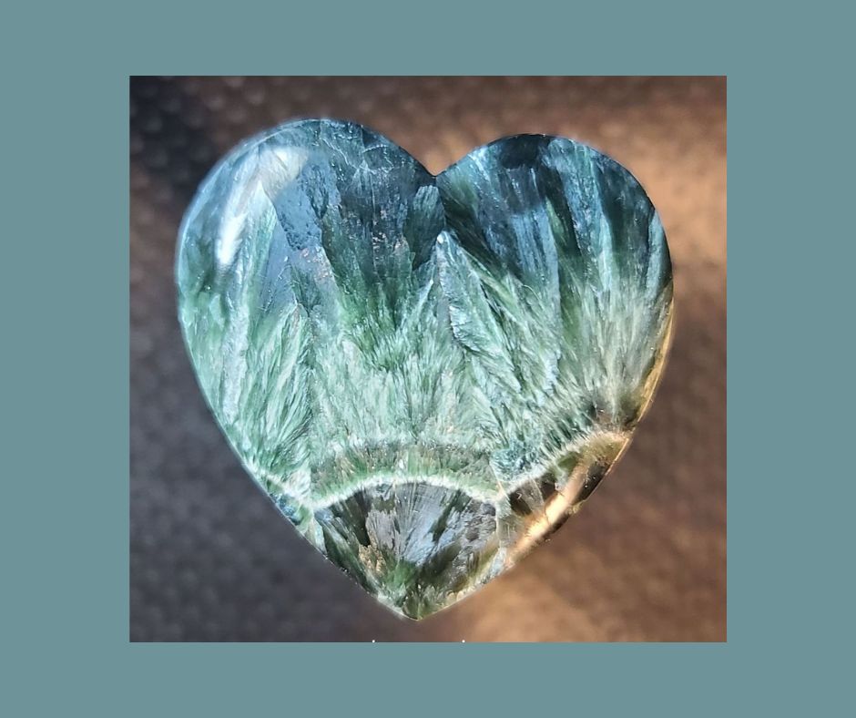 Seraphinite – What to Cut | Rock & Gem Magazine