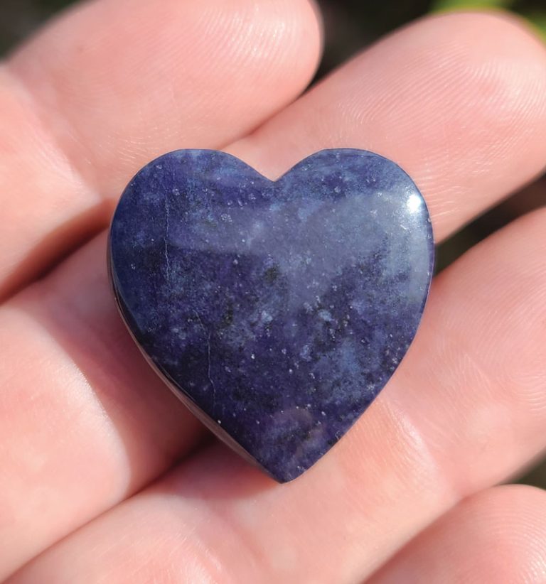 Dumortierite: What to Cut - Rock & Gem Magazine