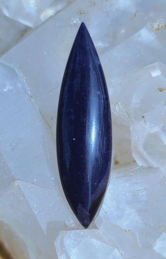 Dumortierite: What to Cut - Rock & Gem Magazine