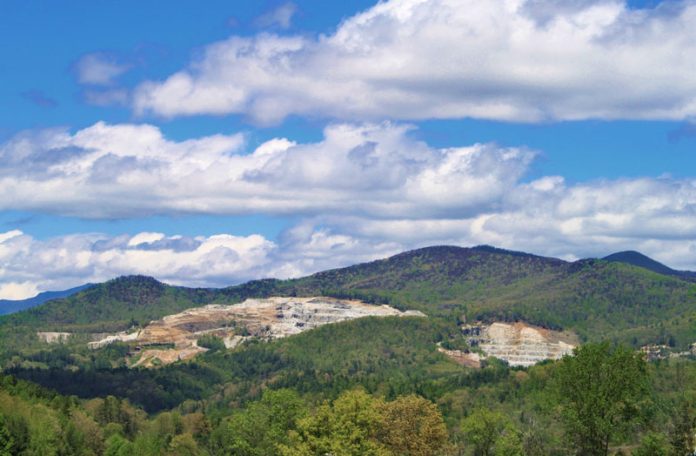 The Spruce Pine, NC Mining District - Rock & Gem Magazine