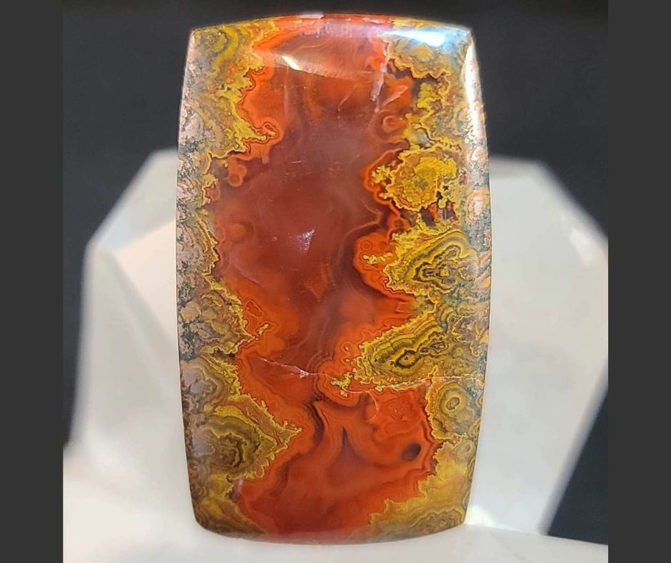 Moroccan Seam Agate: What to Cut - Rock & Gem Magazine