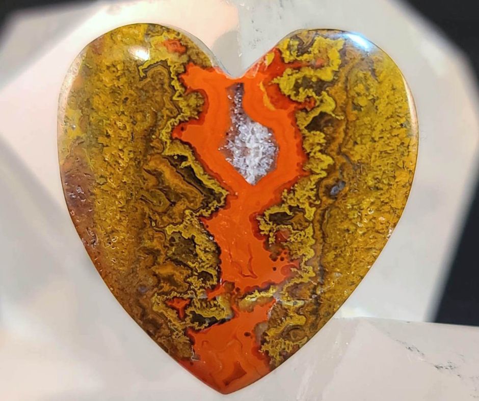 Moroccan Seam Agate: What to Cut - Rock & Gem Magazine