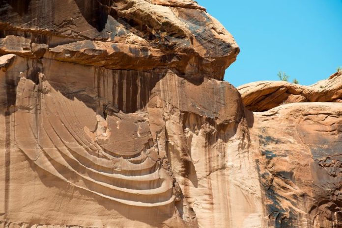 Conchoidal Fracture: A Lucky Break - Rock & Gem Magazine