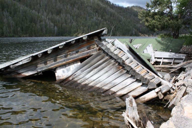 Quake Lake: Formed By An Earthquake - Rock & Gem Magazine