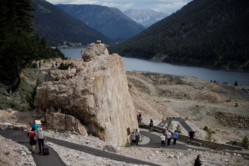 Quake Lake, Montana: How it was Formed - Rock & Gem Magazine