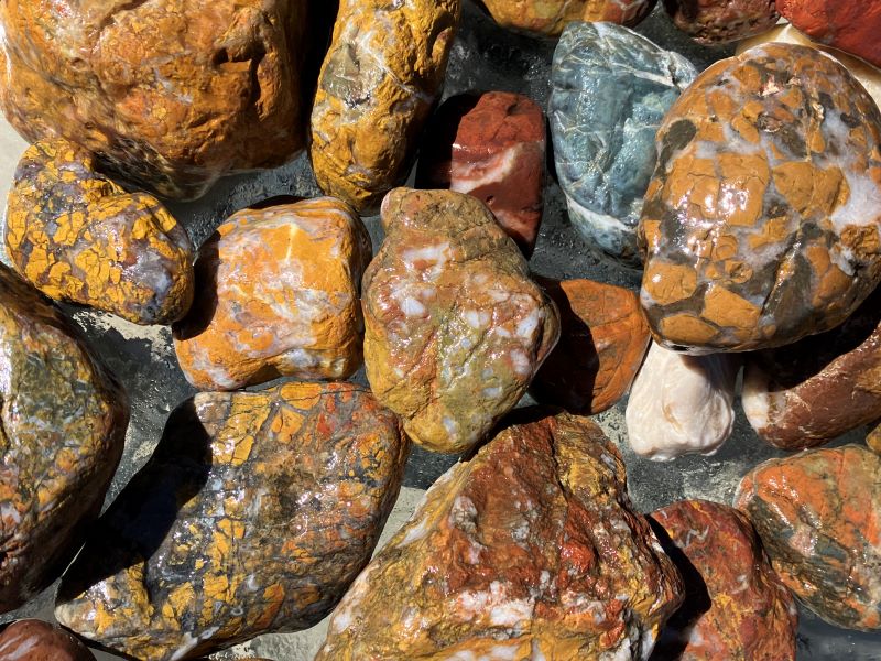 A Guide to Ventura Beach Rock Collecting - Rock & Gem Magazine