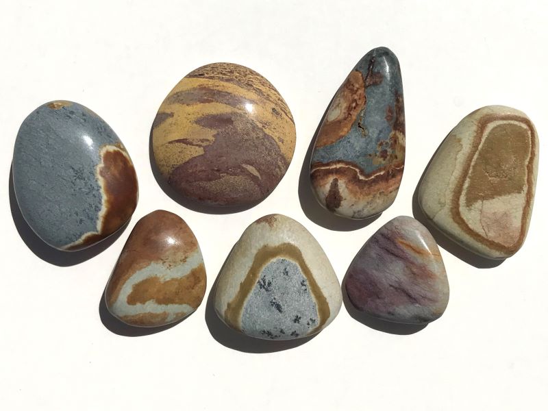 A Guide to Ventura Beach Rock Collecting - Rock & Gem Magazine