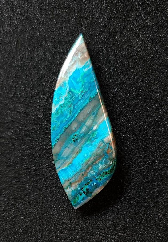 Rowley Mine Chrysocolla: What to Cut - Rock & Gem Magazine