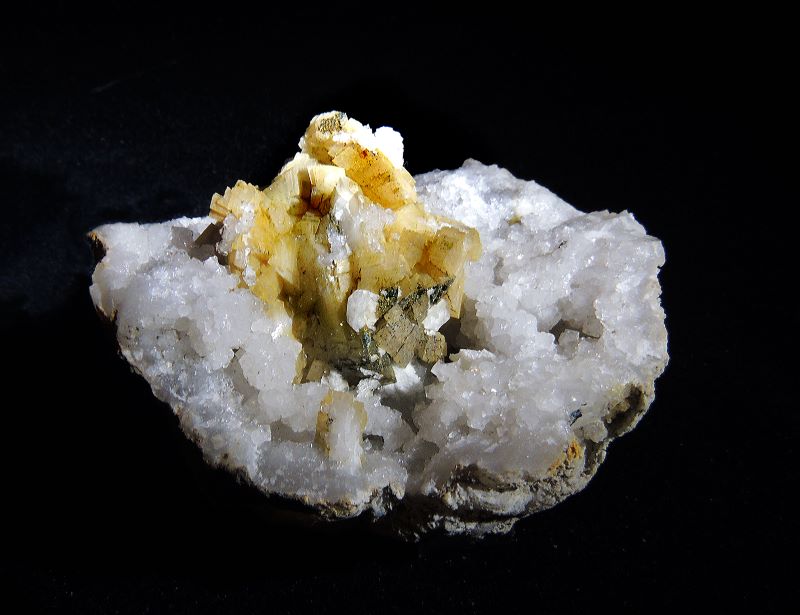 What is Dolomite? A Field Guide - Rock & Gem Magazine