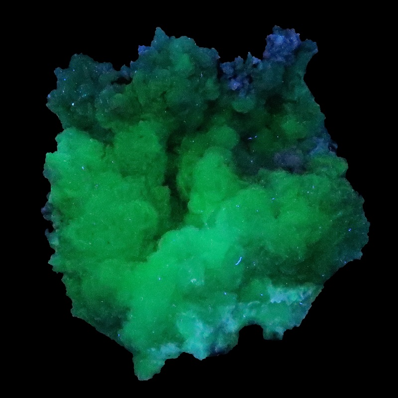 UV Rocks: A Guide Fluorescent Minerals - Rock & Gem Magazine