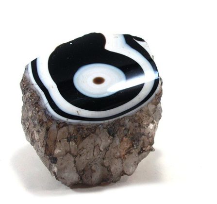 Onyx Gemstone: A Field Guide Overview - Rock & Gem Magazine