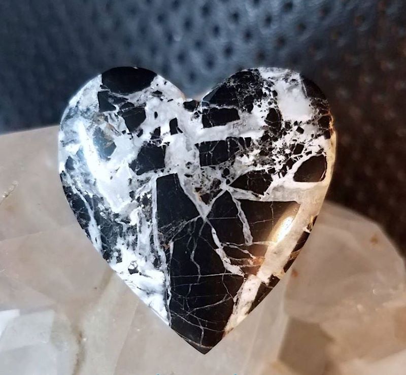 White Buffalo Stone: What to Cut - Rock & Gem Magazine