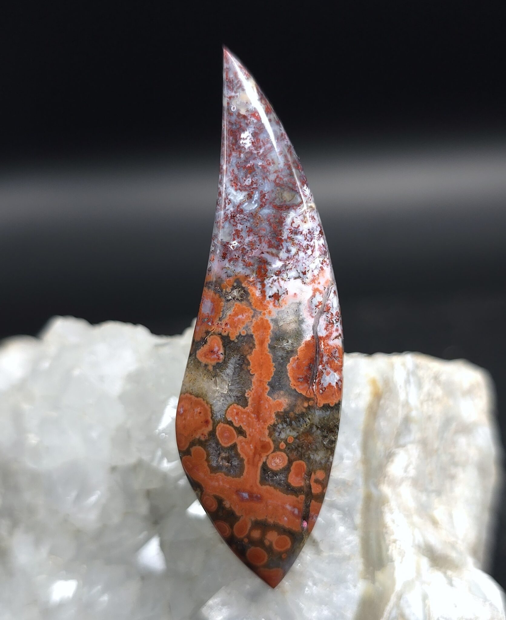 Duncan Poppy Jasper: Cabbing Guide - Rock & Gem Magazine